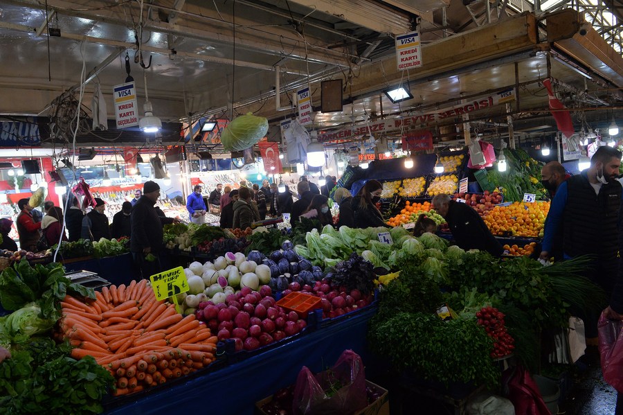 Turkey's shops gradually reduce prices as currency rebounds-Xinhua