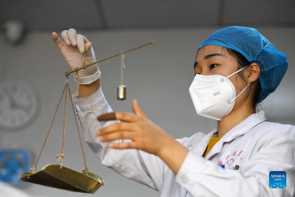 Xi'an provides TCM decoctions to help control recent spike in COVID-19 ...