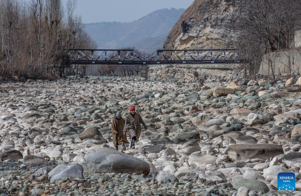Massive sinkhole devours freshwater stream in Indian-controlled Kashmir ...
