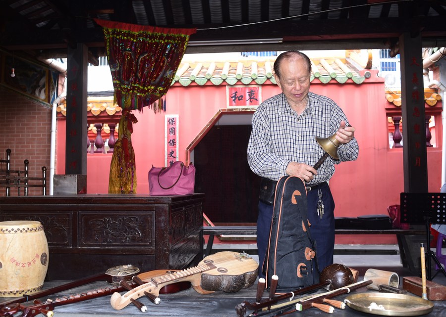 In China's Hainan, 86-yr-old artist gives modern makeover to ...