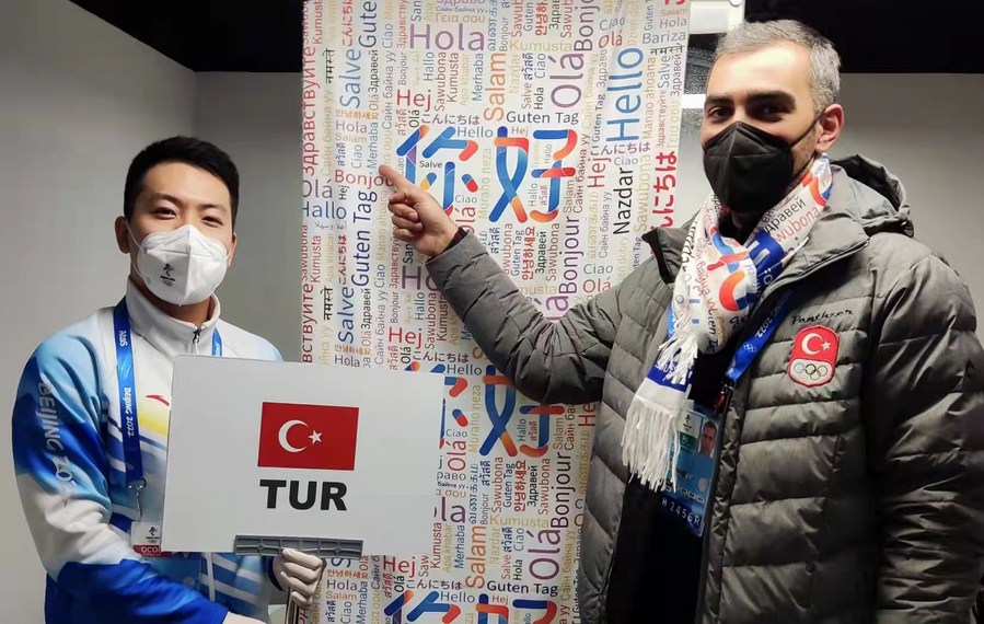 Chinese volunteers with fluent Turkish cultivated warm ties with Turks ...