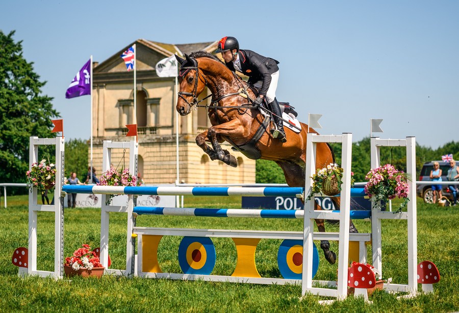 Chinese equestrian Hua Tian wins at 2022 Kelsall Hill International-Xinhua