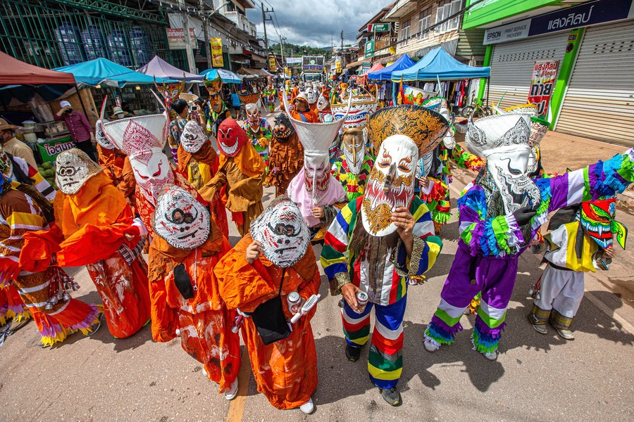 Asia Album: People celebrate Phi Ta Khon Festival in Thailand, pray for ...