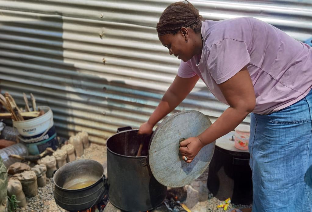(Hello Africa) Soup kitchen brings care, love to Namibian informal ...