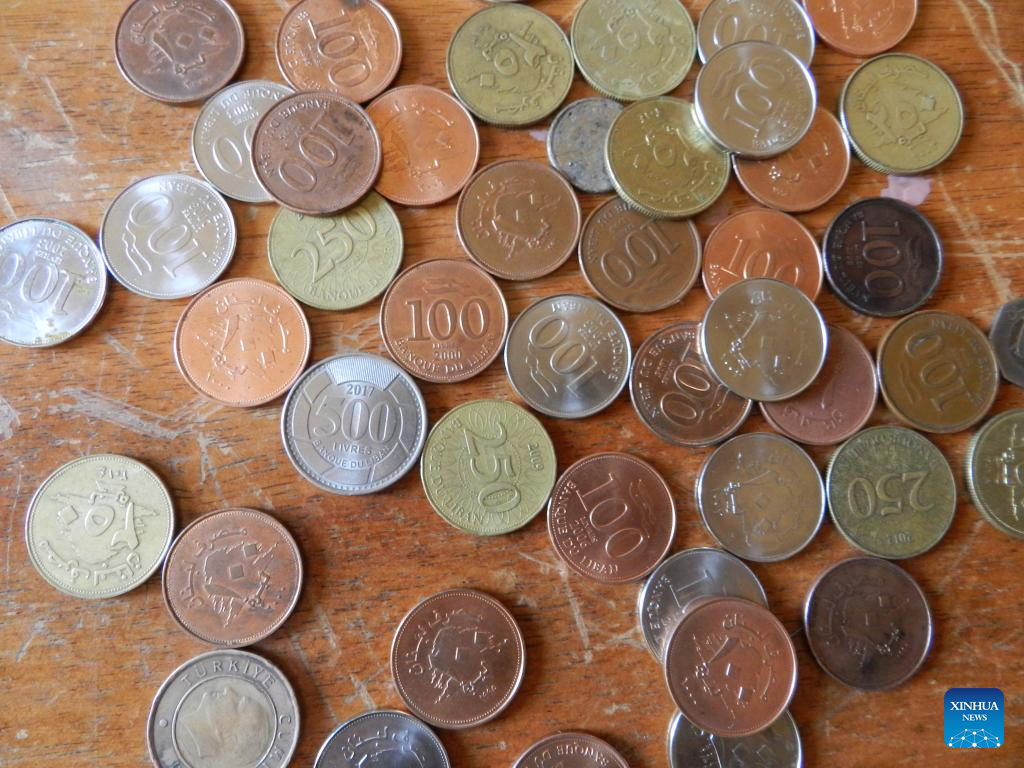 Lebanese Pound Sinks To New Low At 39 000 Against USD Xinhua