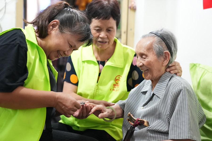 Voluntary service project benefits seniors in E China-Xinhua