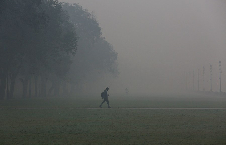 Asia Album: New Delhi in dense smog-Xinhua