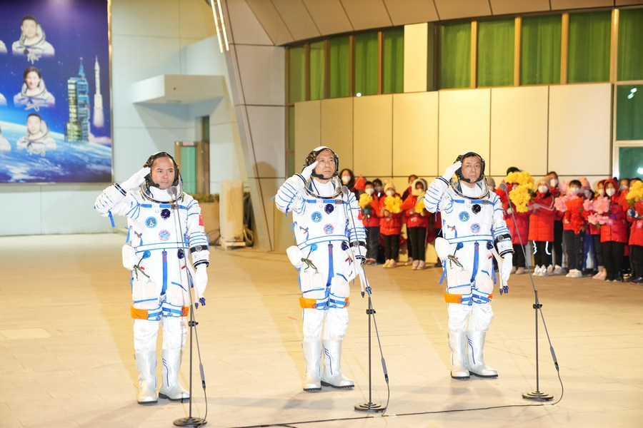 (EyesonSci)See-off ceremony held for Chinese astronauts of Shenzhou-15 ...