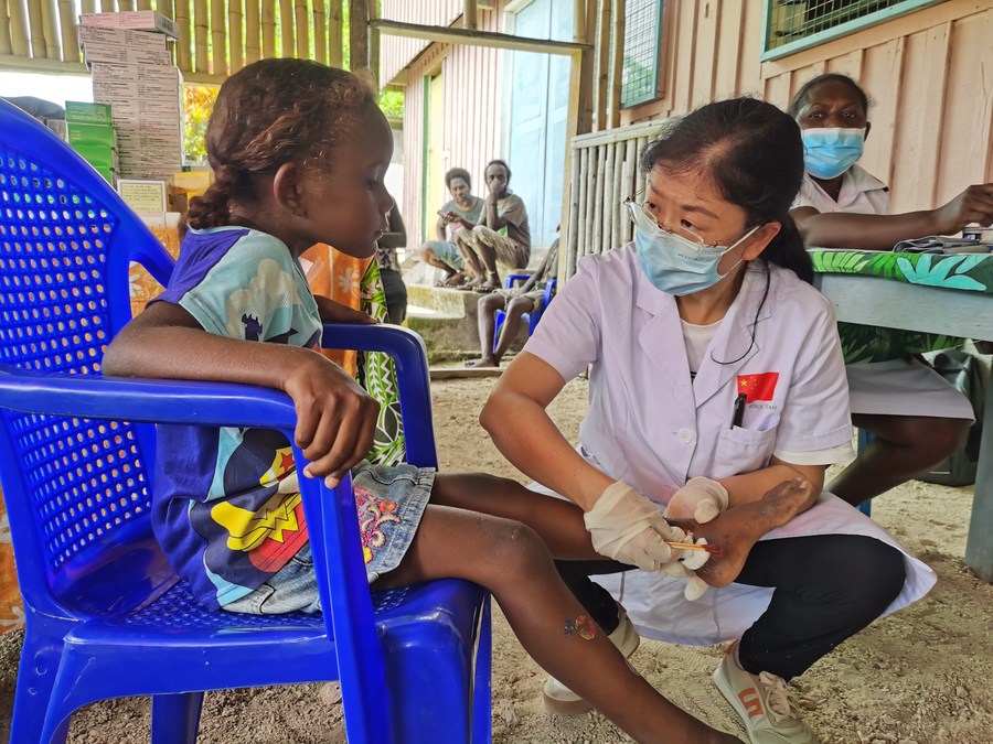Chinese medical team provides free health services in Solomon Islands ...
