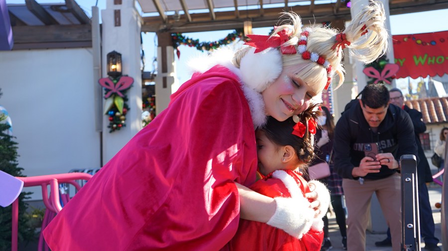 Universal Studios Hollywood attracts tourists with holiday festivities ...
