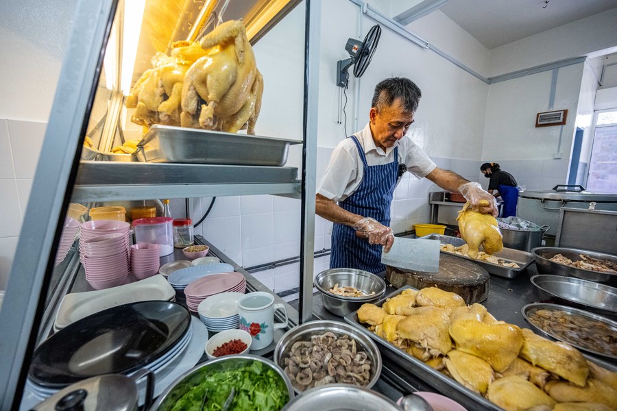 Asia Album: Hainanese chicken rice all the rage in SE Asia-Xinhua