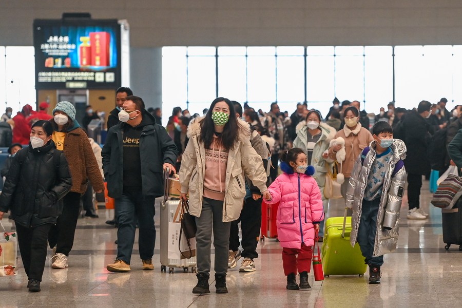 China Spring Festival travel rush boosts economic recovery