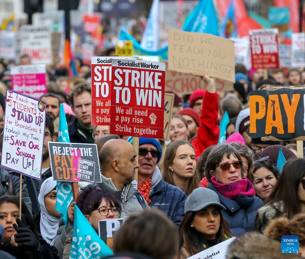 Half a million British workers strike over pay-Xinhua