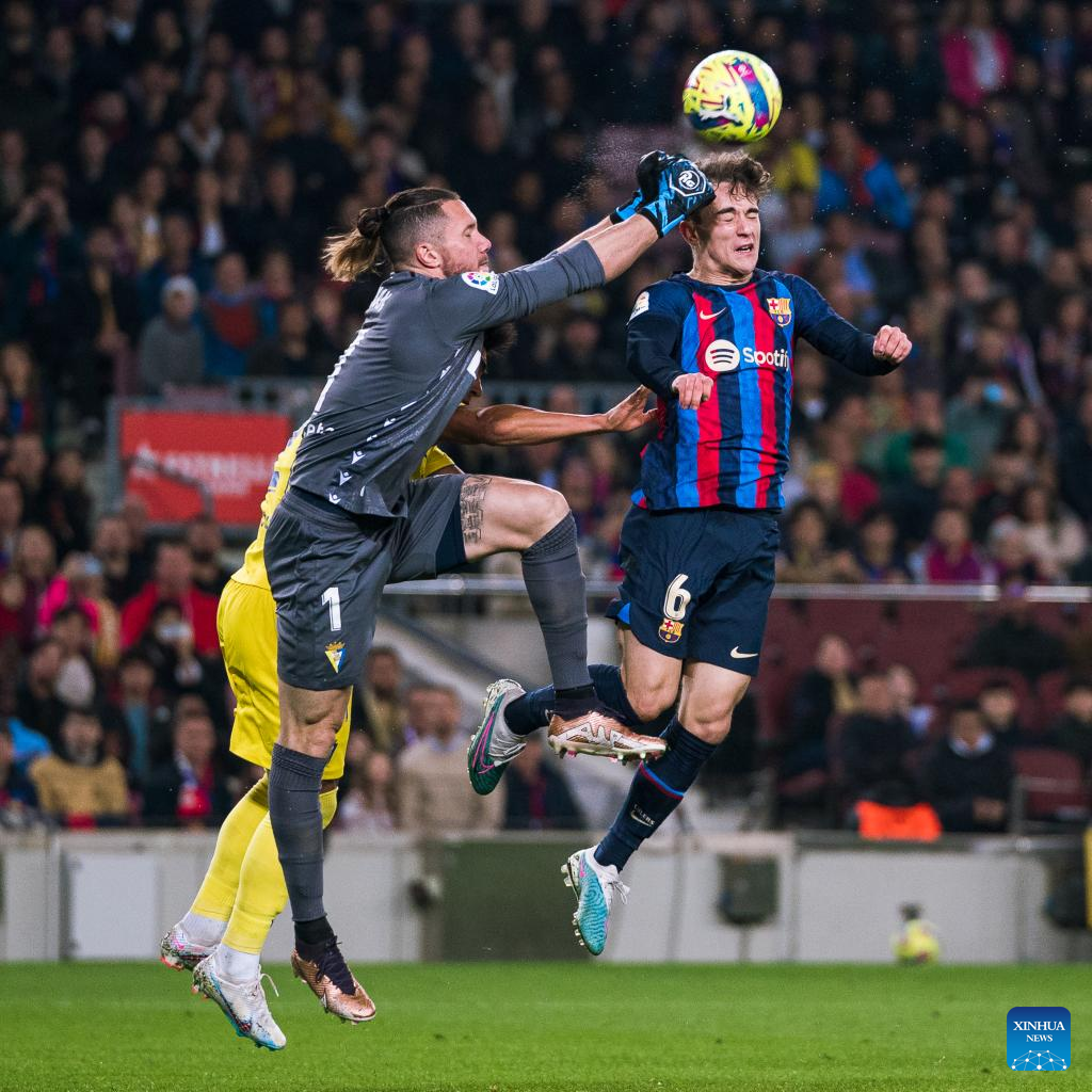 Barca remain eight clear in Spanish La Liga after 2-0 win at home to ...