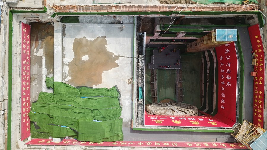 EconomyInFocus|Drill-through of two-way river-crossing passway in ...