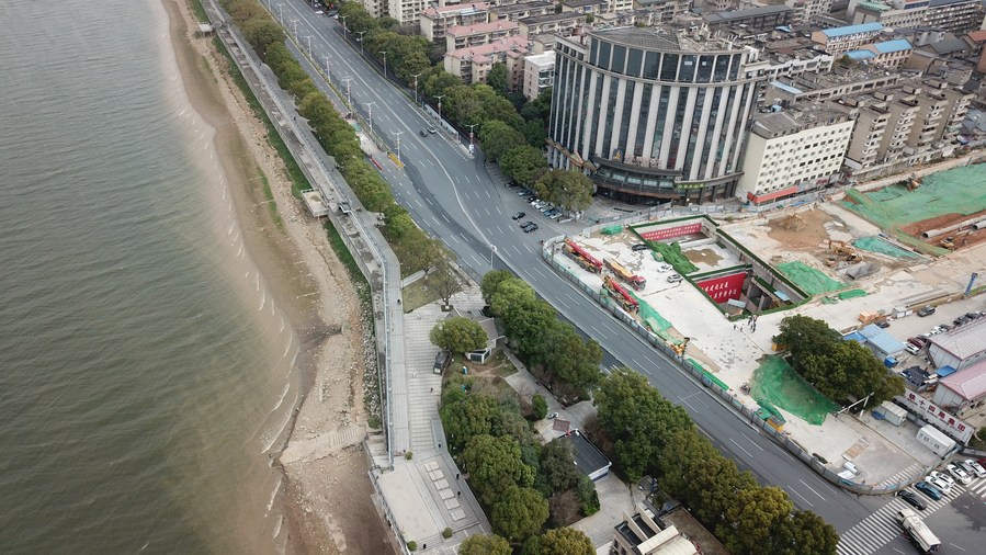 EconomyInFocus|Drill-through of two-way river-crossing passway in ...