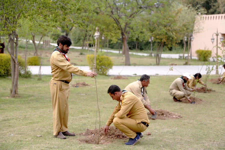 Asia Album: Spring tree plantation drive held in Pakistan-Xinhua