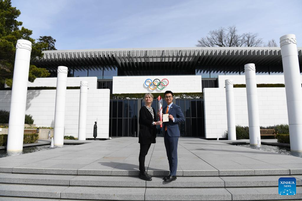 Original Olympic Rings image donated to Olympic Museum-Xinhua