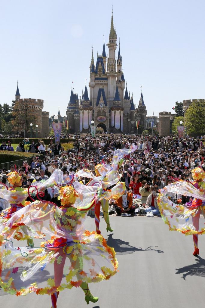 Asia Album: "Dream-Go-Round" -- Tokyo Disneyland celebrates 40th ...