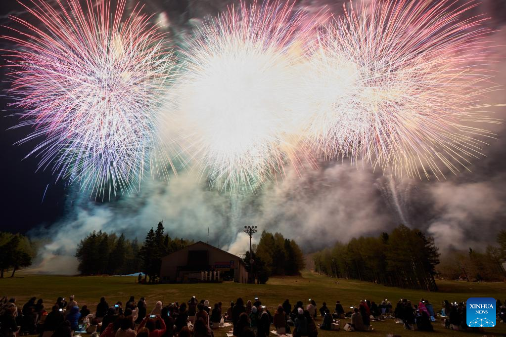 Fireworks show held in Yamanashi, Japan-Xinhua