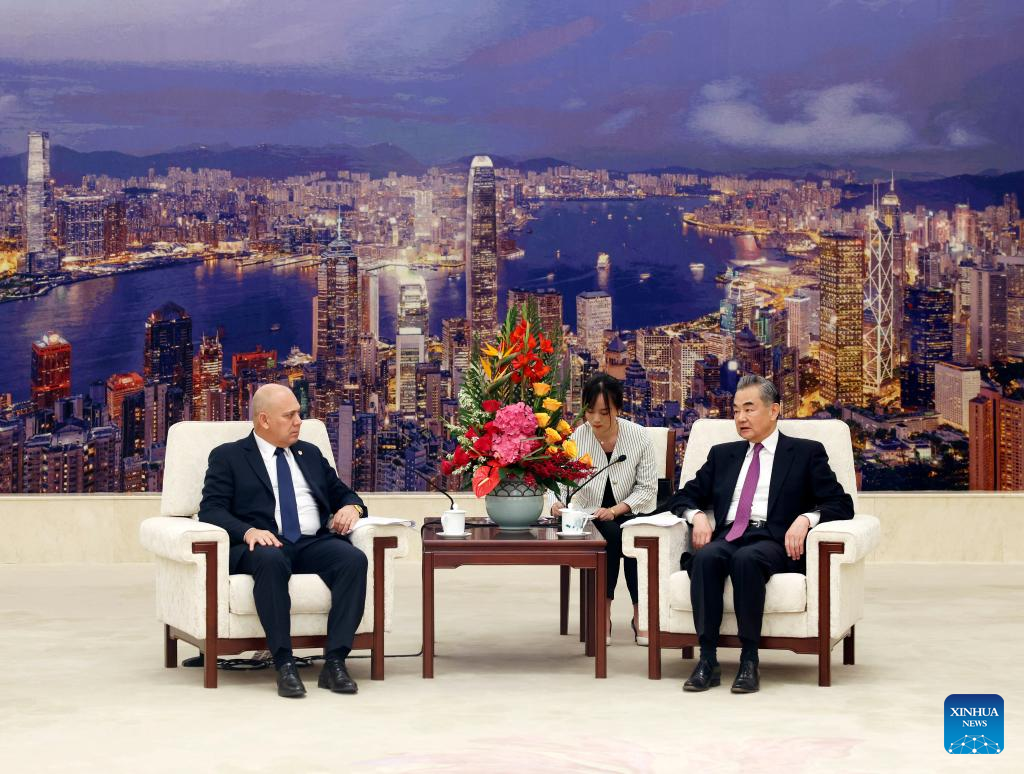 Senior Chinese diplomat meets PCC official-Xinhua