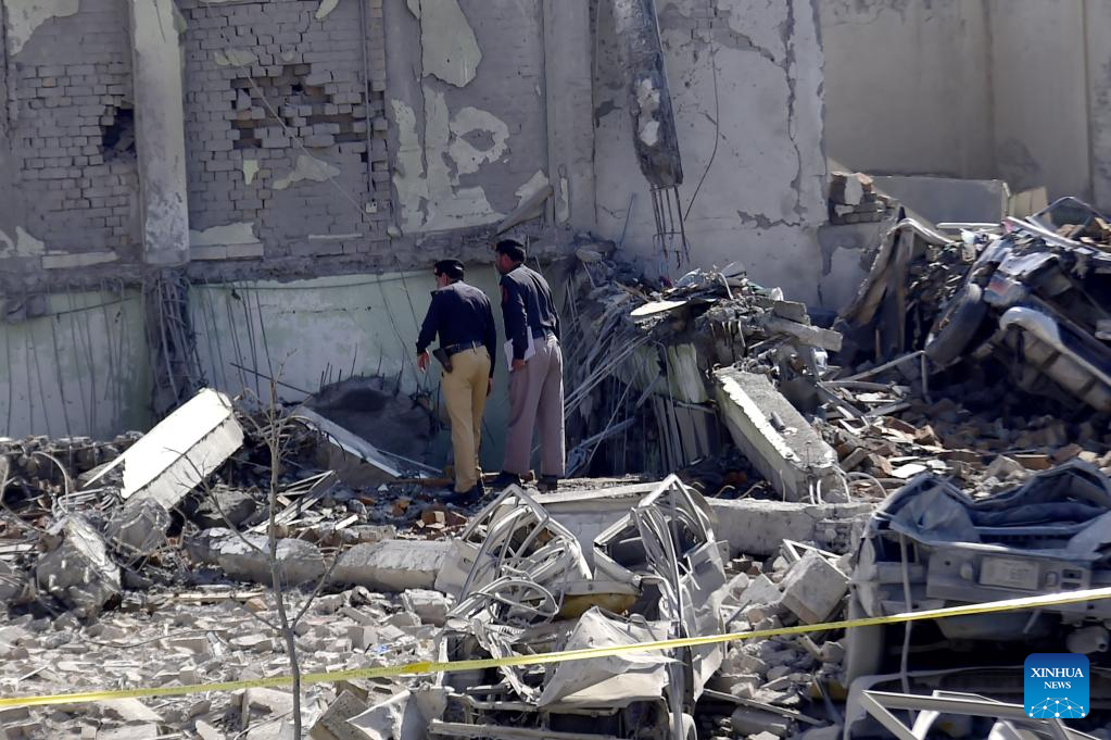7 killed, 45 injured in twin blasts in NW Pakistan-Xinhua