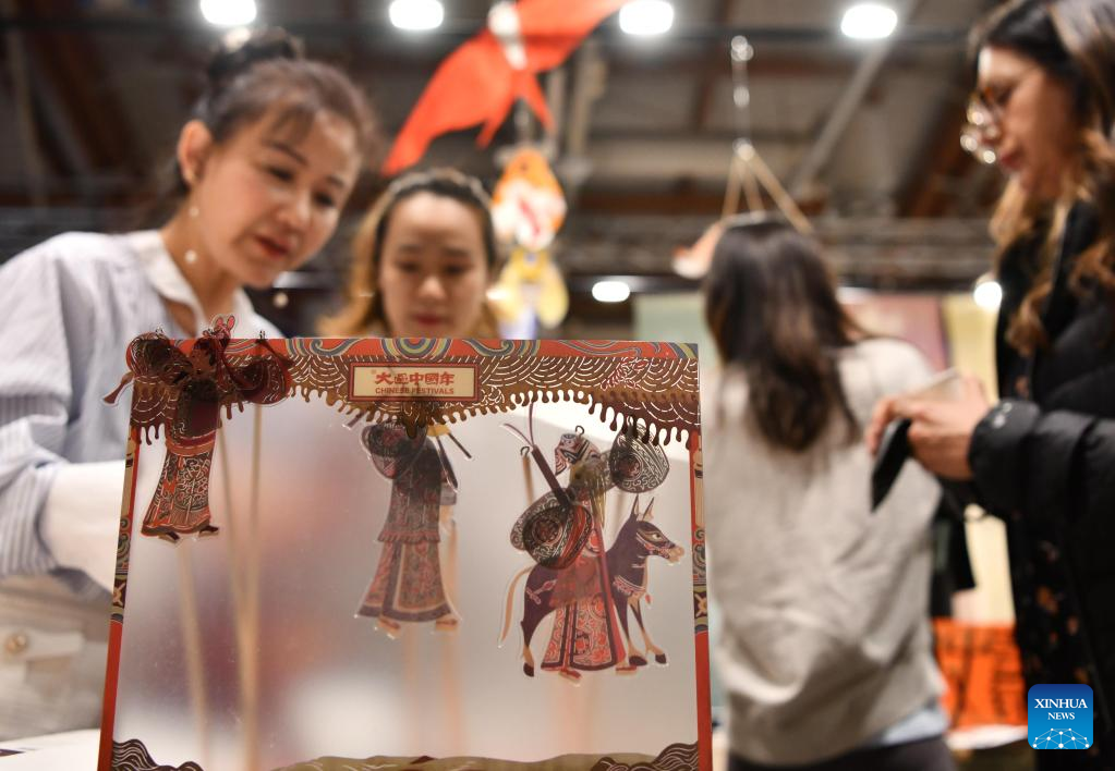 Feature: Chinese handicrafts dazzle at Italian int'l fair-Xinhua