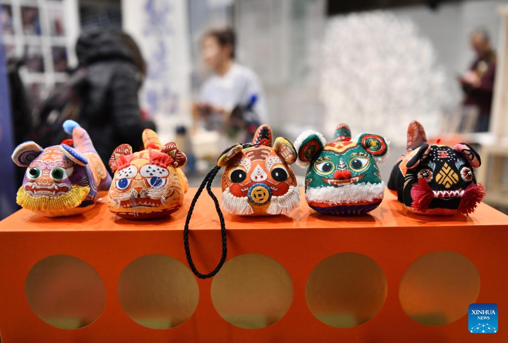 Feature: Chinese handicrafts dazzle at Italian int'l fair-Xinhua