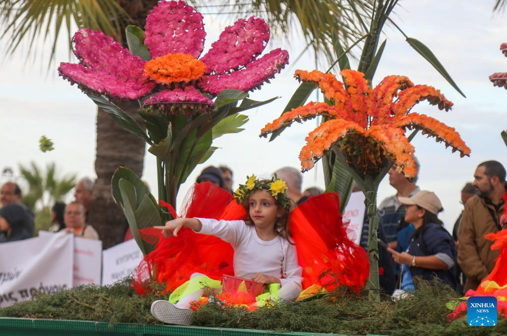 Flower festival parade held in Larnaca, Cyprus-Xinhua