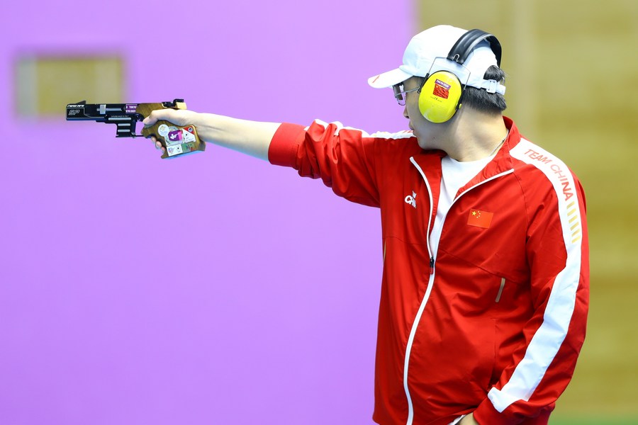 China's Li wins men's 25m rapid fire pistol at ISSF Baku World Cup-Xinhua
