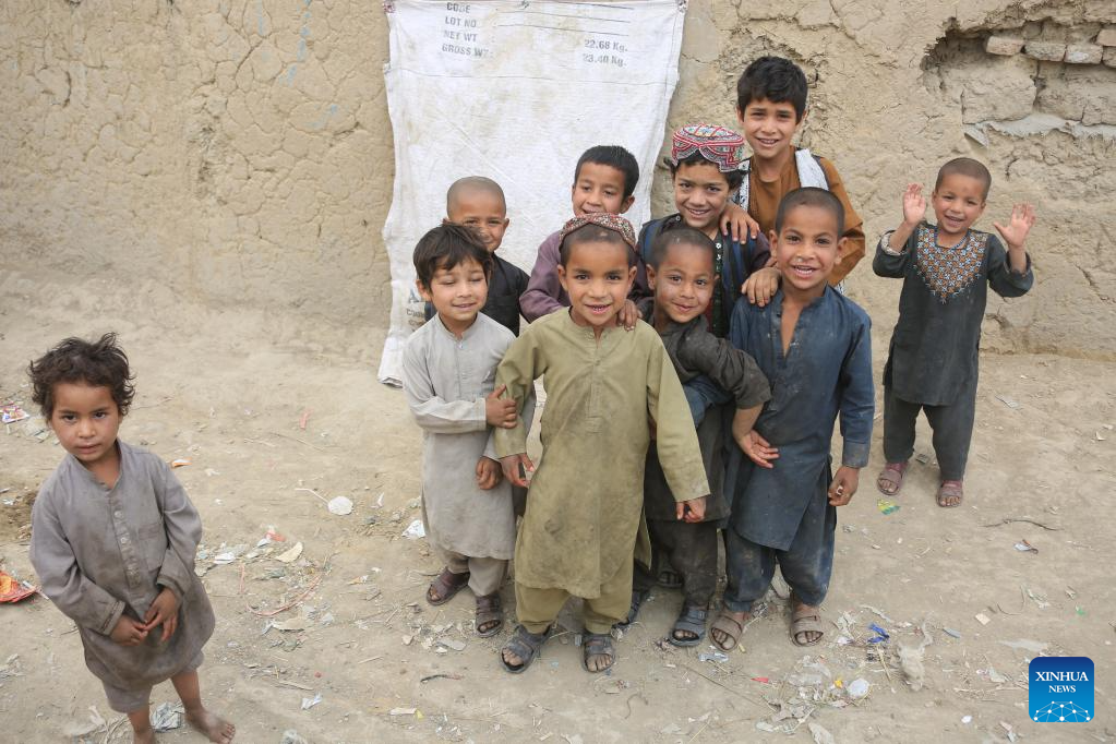 Children pictured at internally displaced persons camp in Kabul-Xinhua