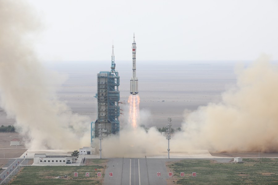 (EyesonSci) China launches Shenzhou-16 manned spaceship-Xinhua