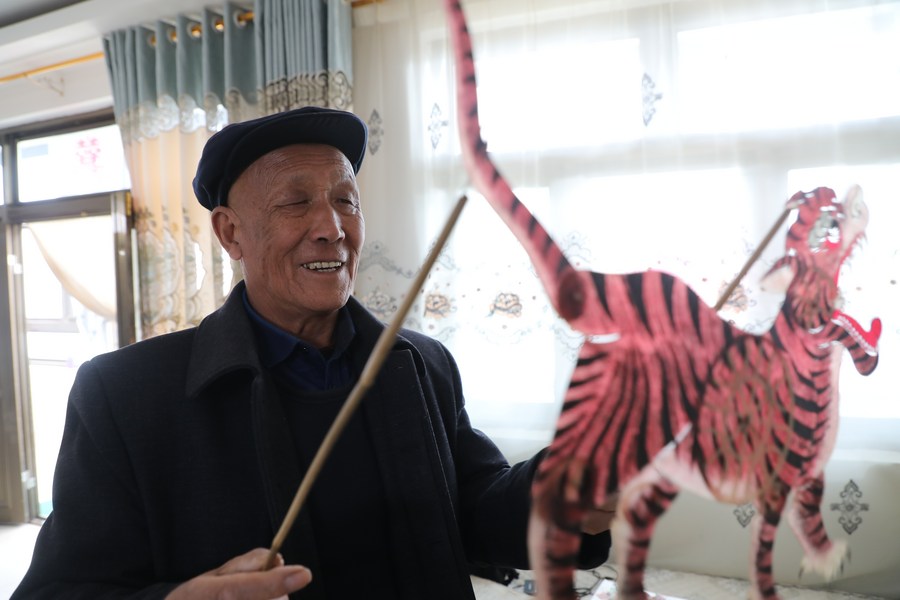 Ancient Chinese shadow puppetry infused with renewed vitality-Xinhua