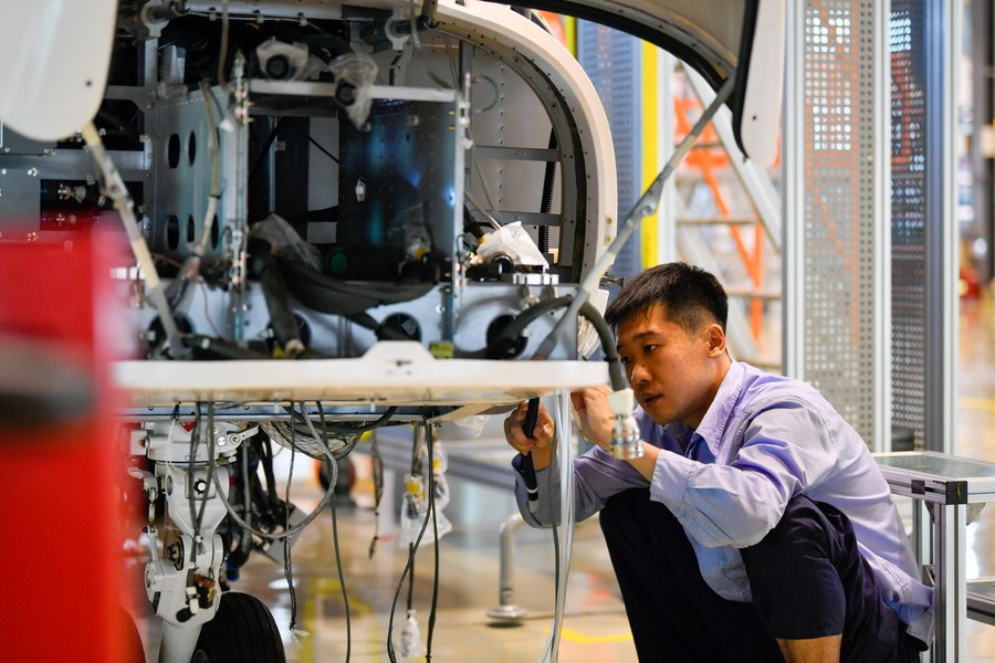 EconomyInFocus | Busy helicopter production line in Tianjin shows ...