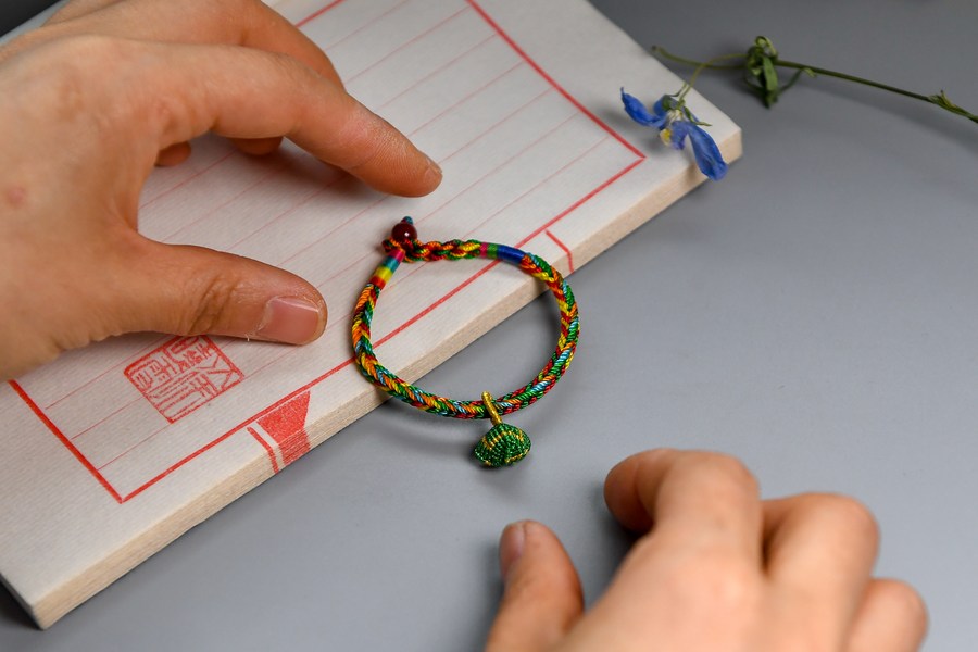 Culture&Life | The inheritance and promotion of string-weaving ...