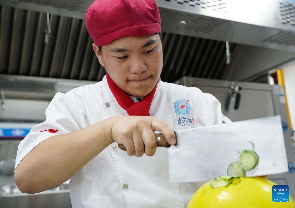 Chef training school brings job opportunities to locals in China's Lantian-Xinhua