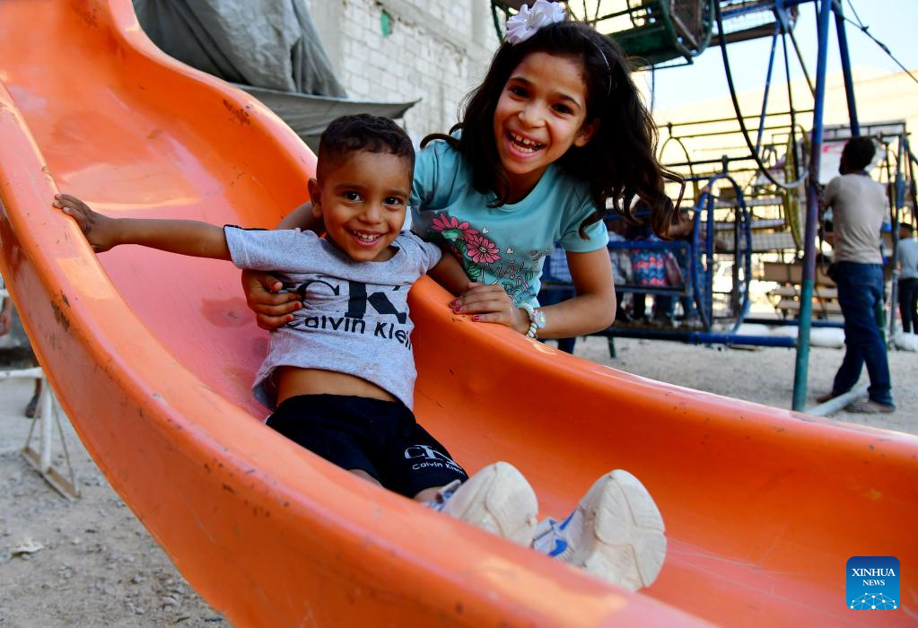 Syrian children play at theme park during Eid al-Adha holiday-Xinhua
