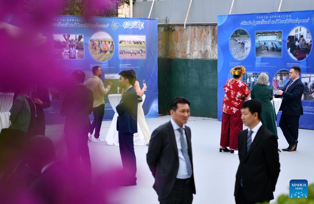 Photo exhibition in Italy zooms in on China's agricultural development-Xinhua