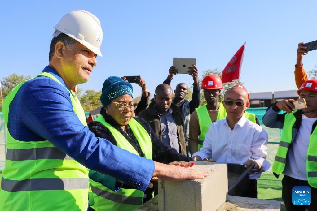 Chinese firm praised in Angola for donating rural school-Xinhua