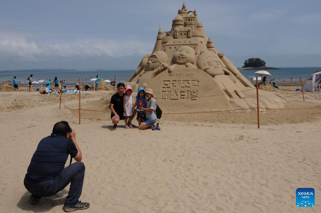 Sand sculpture festival held in South Korea-Xinhua