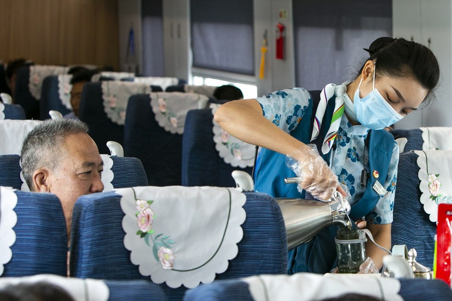 GLOBALink | The work and life of a train attendant on the China-Laos ...