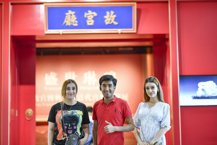 Dance festival in Xinjiang boosts cultural exchanges-Xinhua