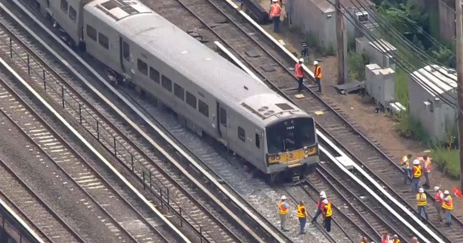 13 injured after train derailment in New York City-Xinhua