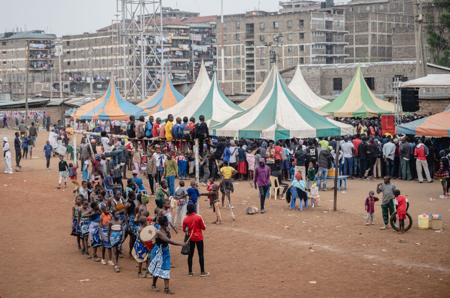 In pics: Carnival attracts residents in Mathare slum of Nairobi-Xinhua