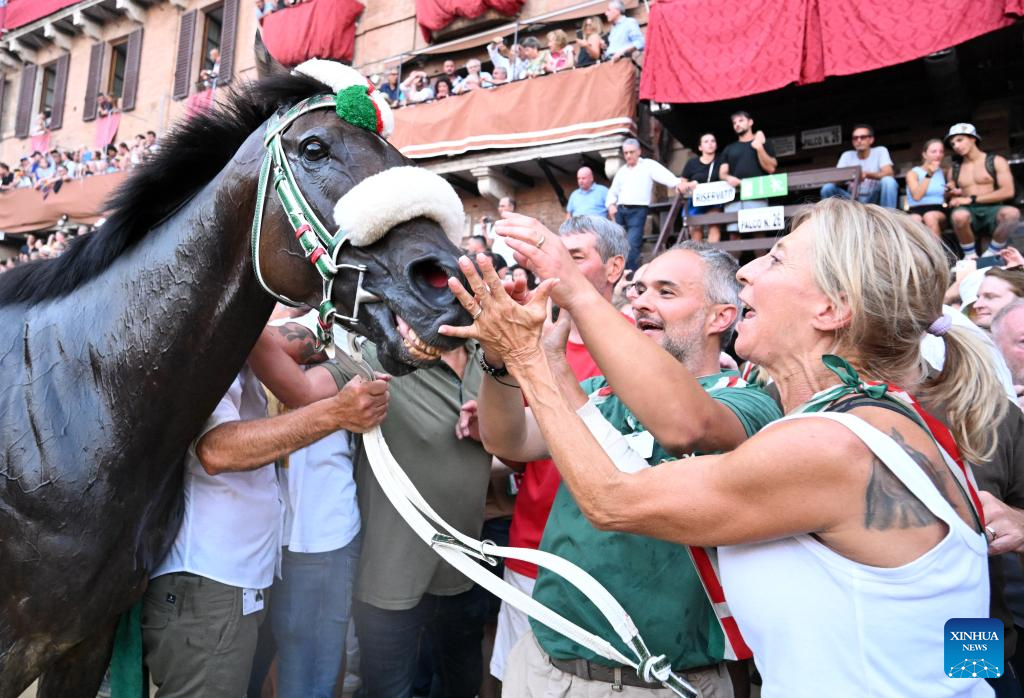 Horse race held in Siena, Italy -Xinhua