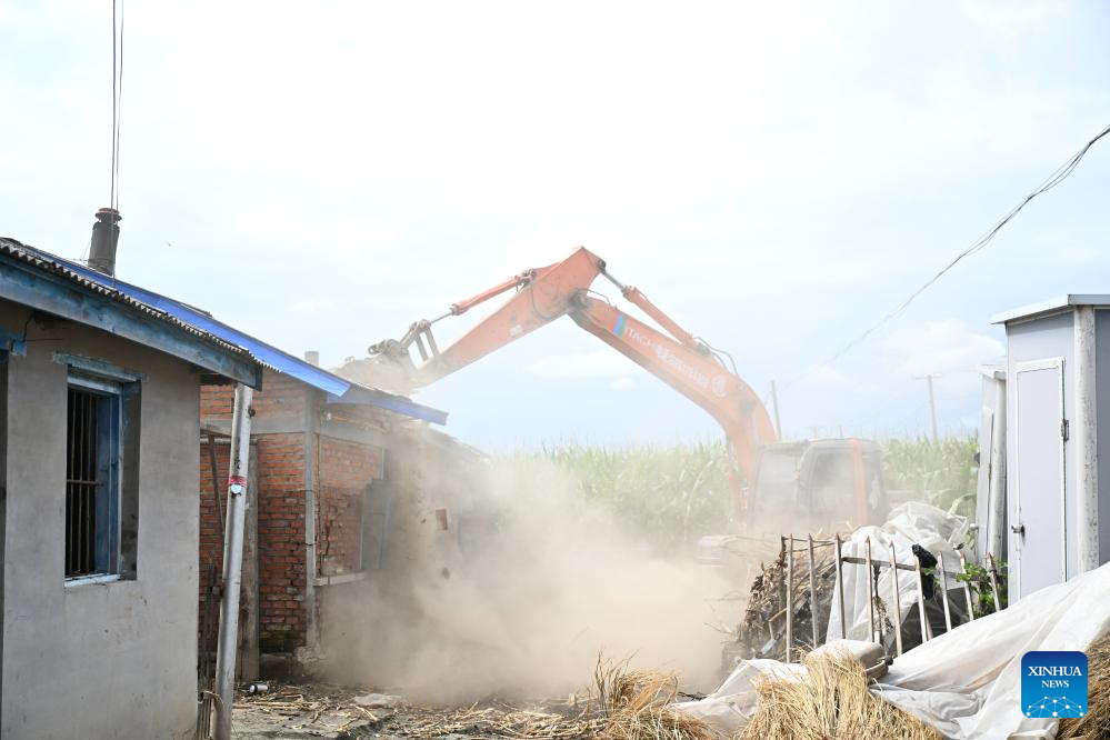 Life in flood-affected city gradually back to normal in Jilin-Xinhua