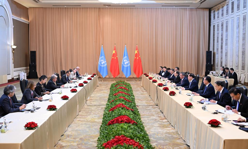 Chinese premier calls for not politicizing economic issues-Xinhua