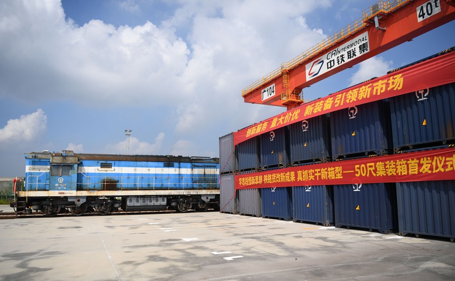 In Pics: China's largest containers by volume put into use-Xinhua