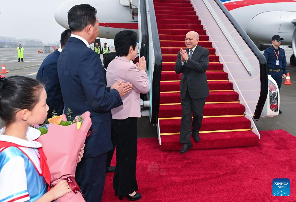 Cambodian king arrives in Hangzhou for Asian Games-Xinhua