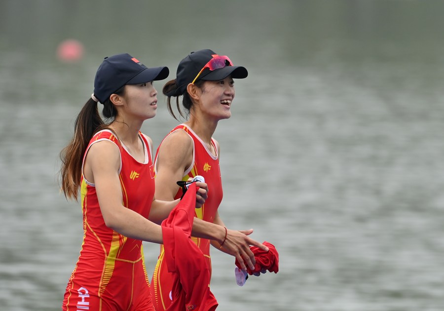 Feature: How two rural girls become Asian Games rowing champions-Xinhua